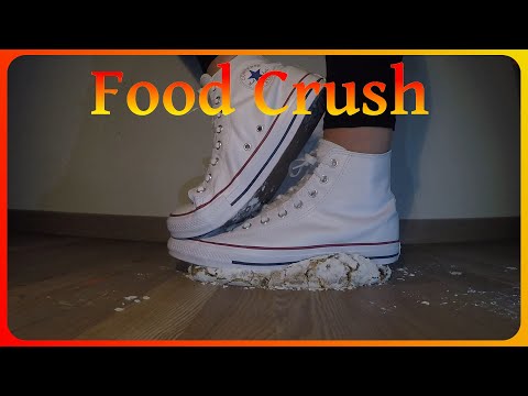 White Converse food crush Chistmas Stollen