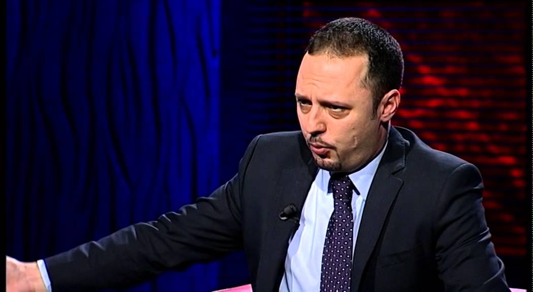 Gjergji Filipi në Jamais Vu, 3 Janar 2015 - YouTube