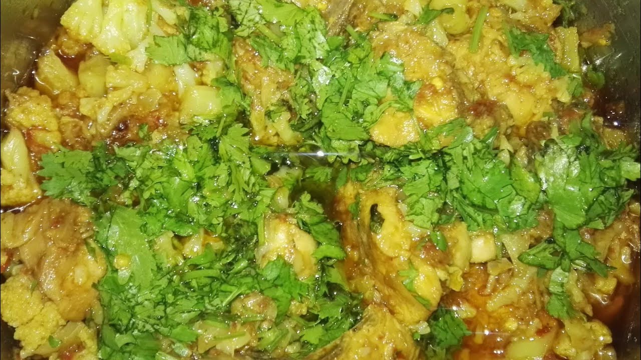 Chicken cauliflower ki sabzi recipe by arzoo kitchen - YouTube