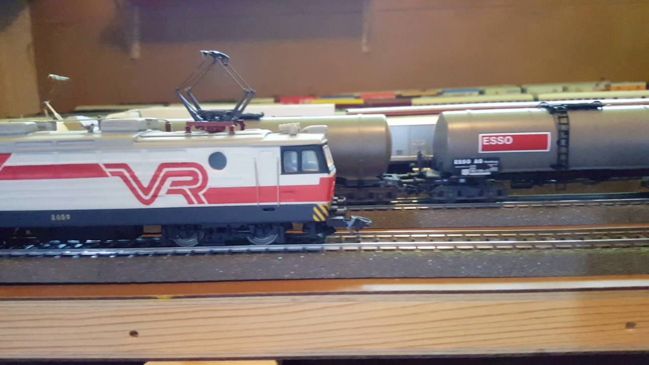 VR Sr1 vetoinen Transpoint konttijuna. - YouTube