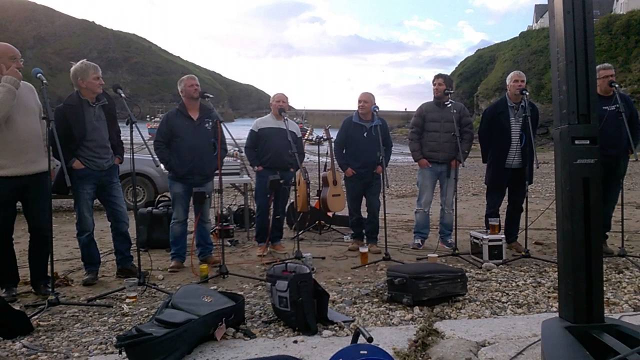 Port Isaac's Fisherman's Friends singing Stormalong John 2016. - YouTube