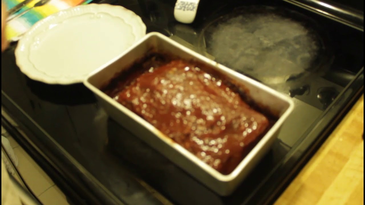 Easy Meatloaf - YouTube