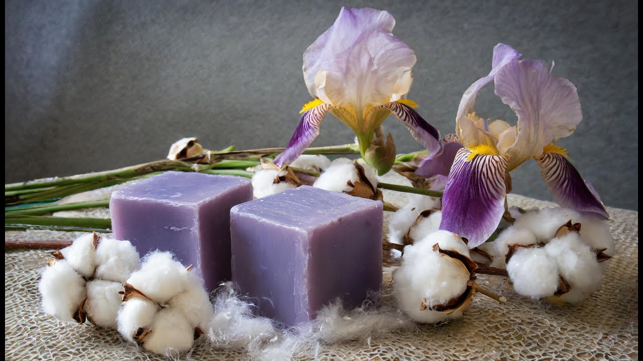 Cotton & Iris Wax Melts by Candlecopia - YouTube