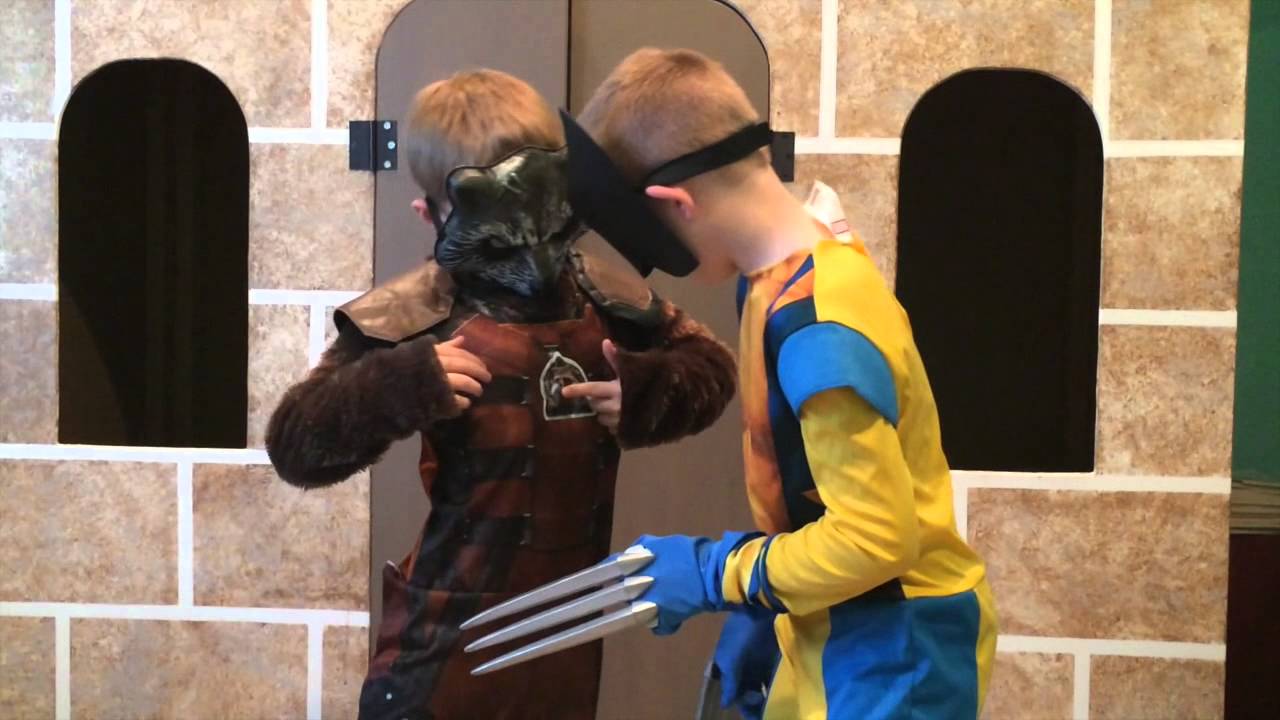 rocket racoon vs wolverine - YouTube