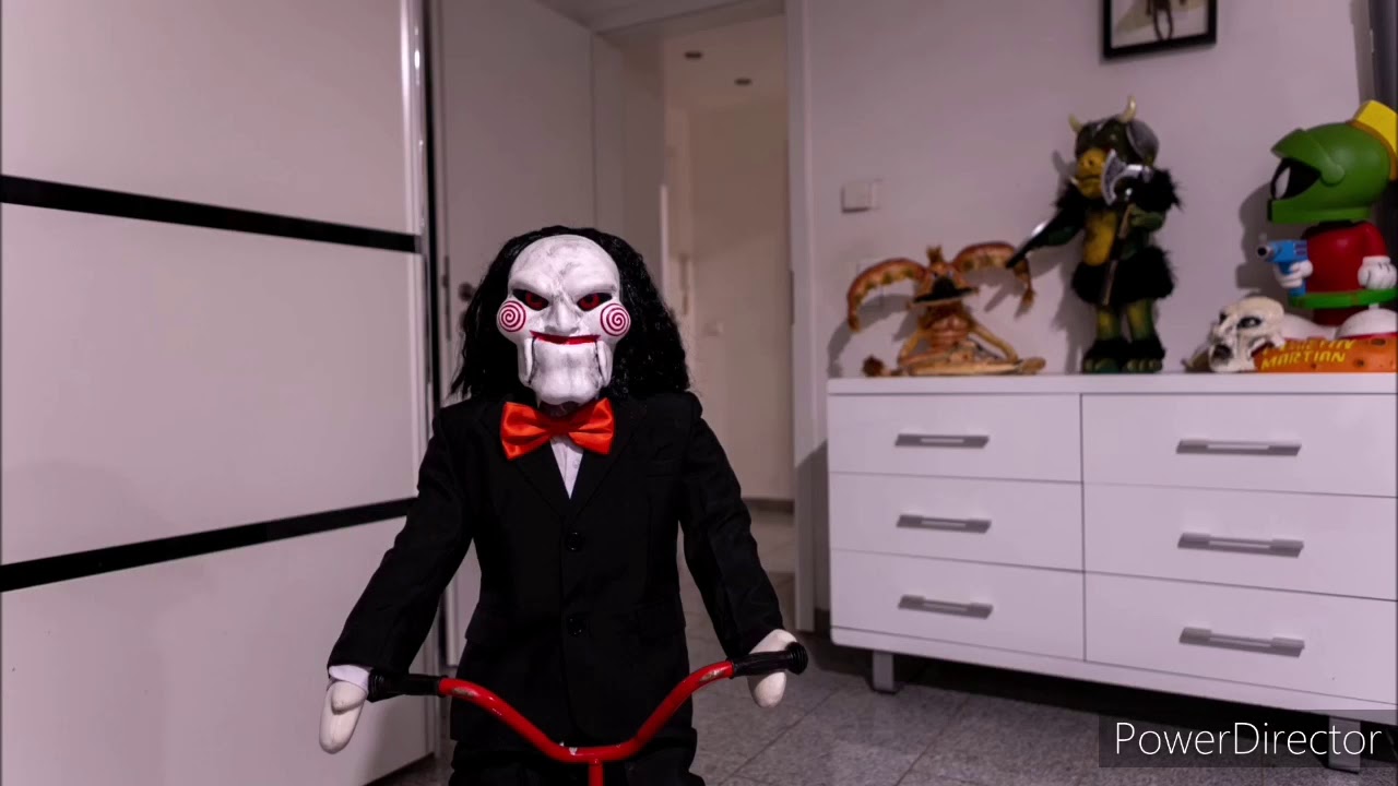 Jigsaw Billy Puppe SAW Horror Horrorpuppe - YouTube