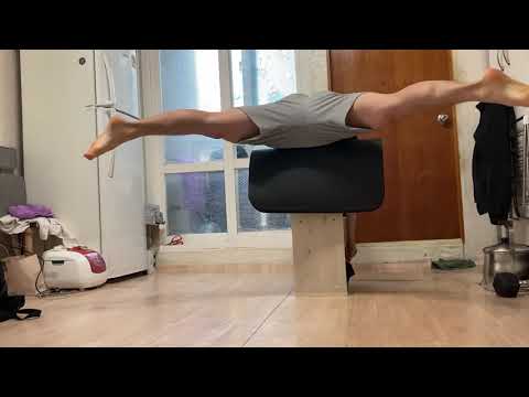straddle reverse leg lift back view - YouTube