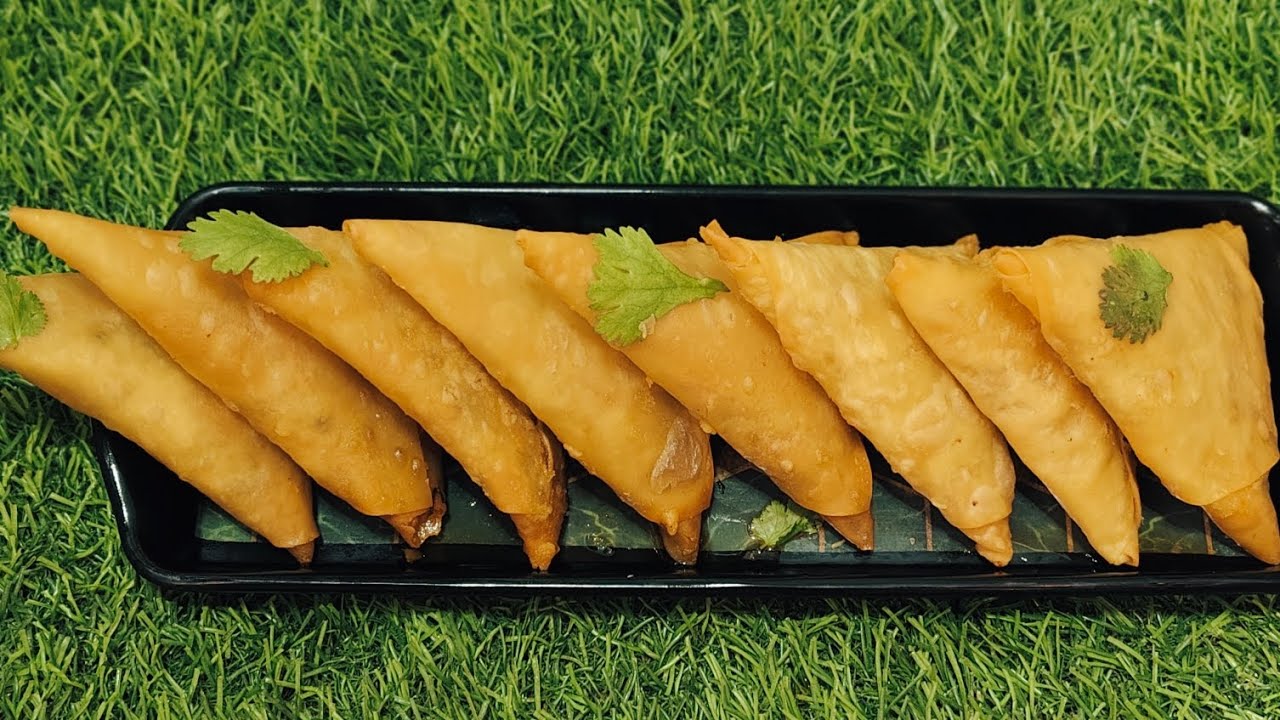 Crispy Mini Chicken Samosa Recipe । Kaghzi Samosa Recipe। Ramzan ...