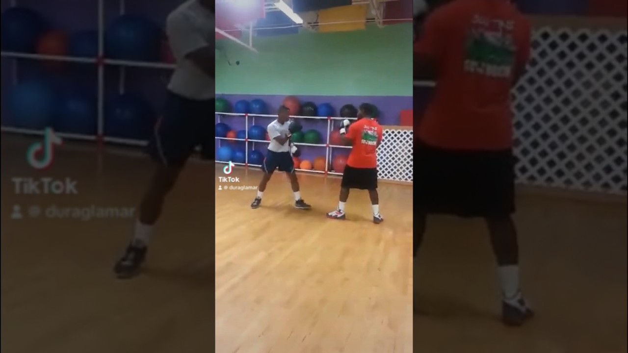 I fought like 3 ppl in a row and yes thats me in the gray shirt. Never got hit btw 😂 - YouTube