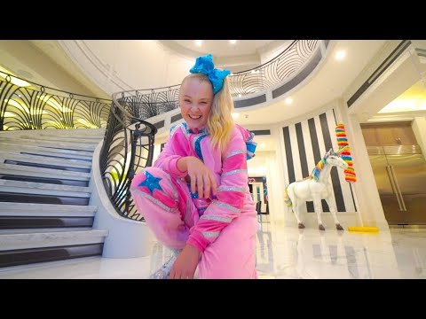 BABYSITTING YOU!!! - JoJo Siwa