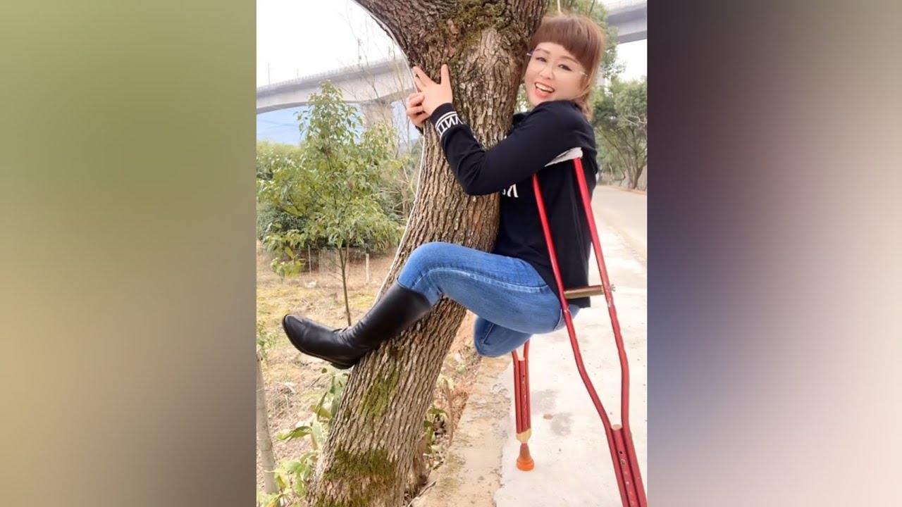 Happy Amputee Lady Climbing a Tree | Amputada | One Legged - YouTube
