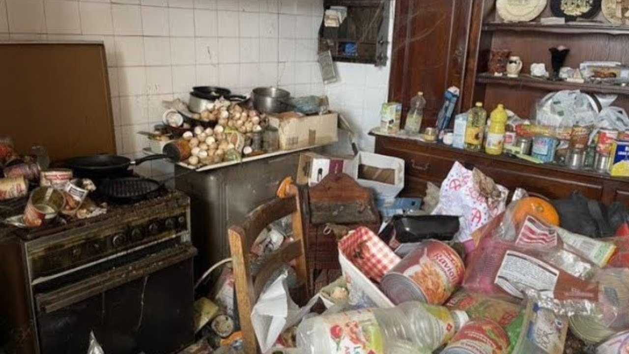 Clean up the dirty yard and old house | clean and clean is really ...