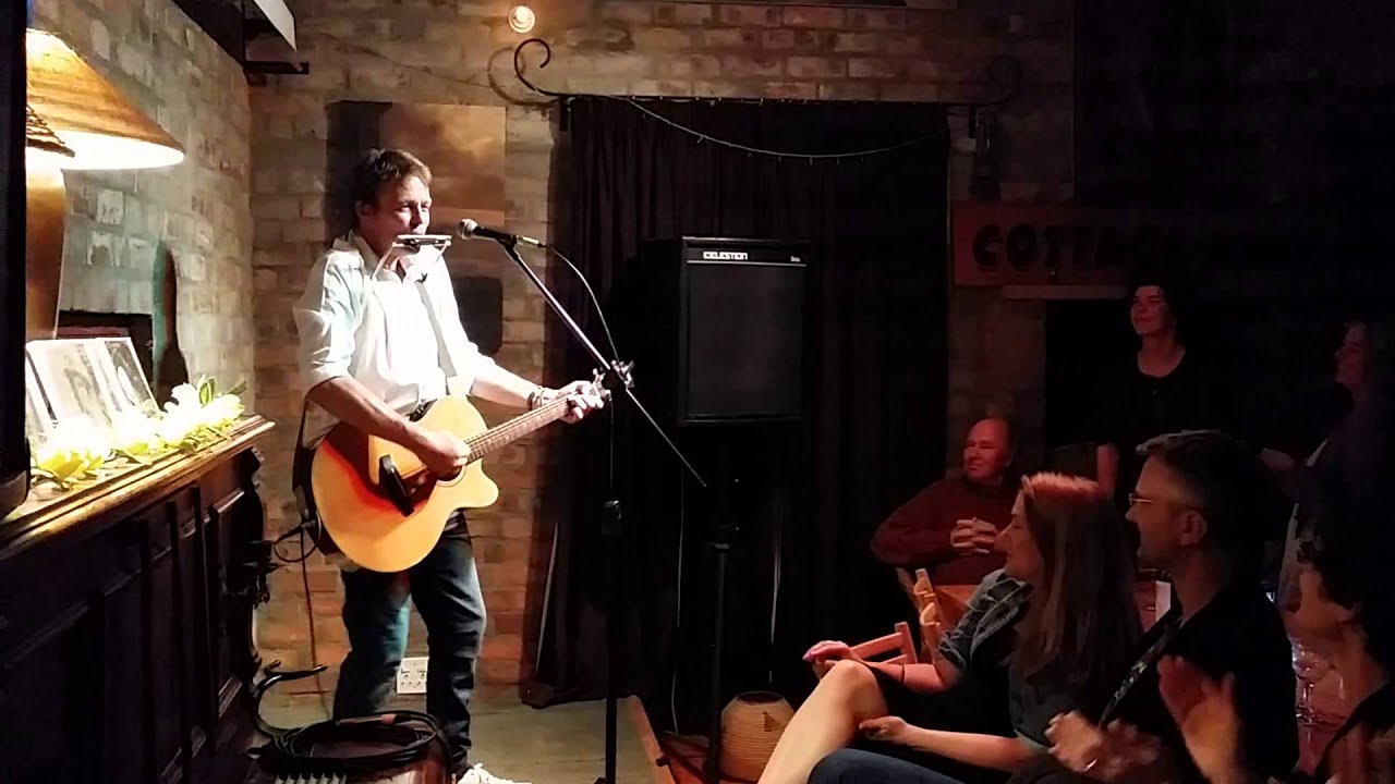 Valiant Swart at Cottage Club - YouTube