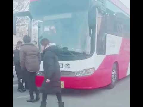 chanyeol gives his hand?