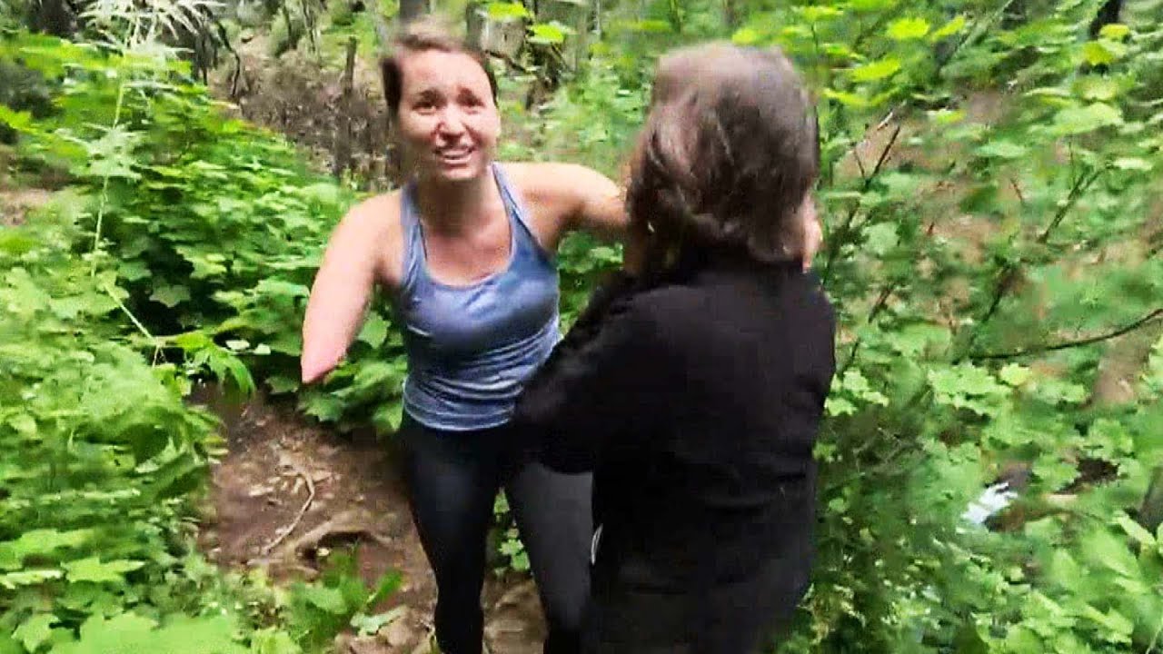 Hero Hiker Helps Woman With 1 Arm Rescue Her Mother - YouTube
