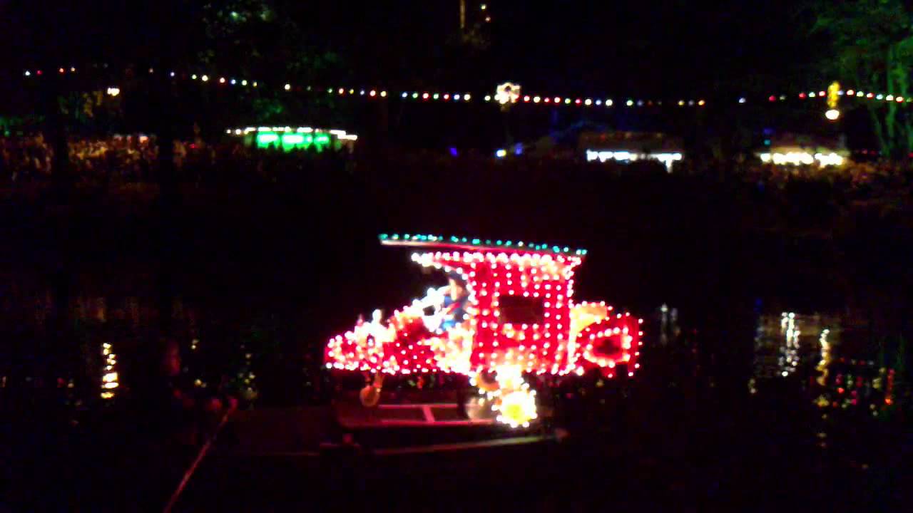 Illuminated boats matlock bath illuminations oct 2011 - YouTube