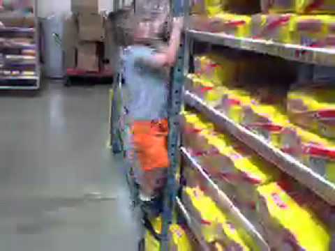 AT BJ'S Pull ups and "prison workout" like dad - YouTube