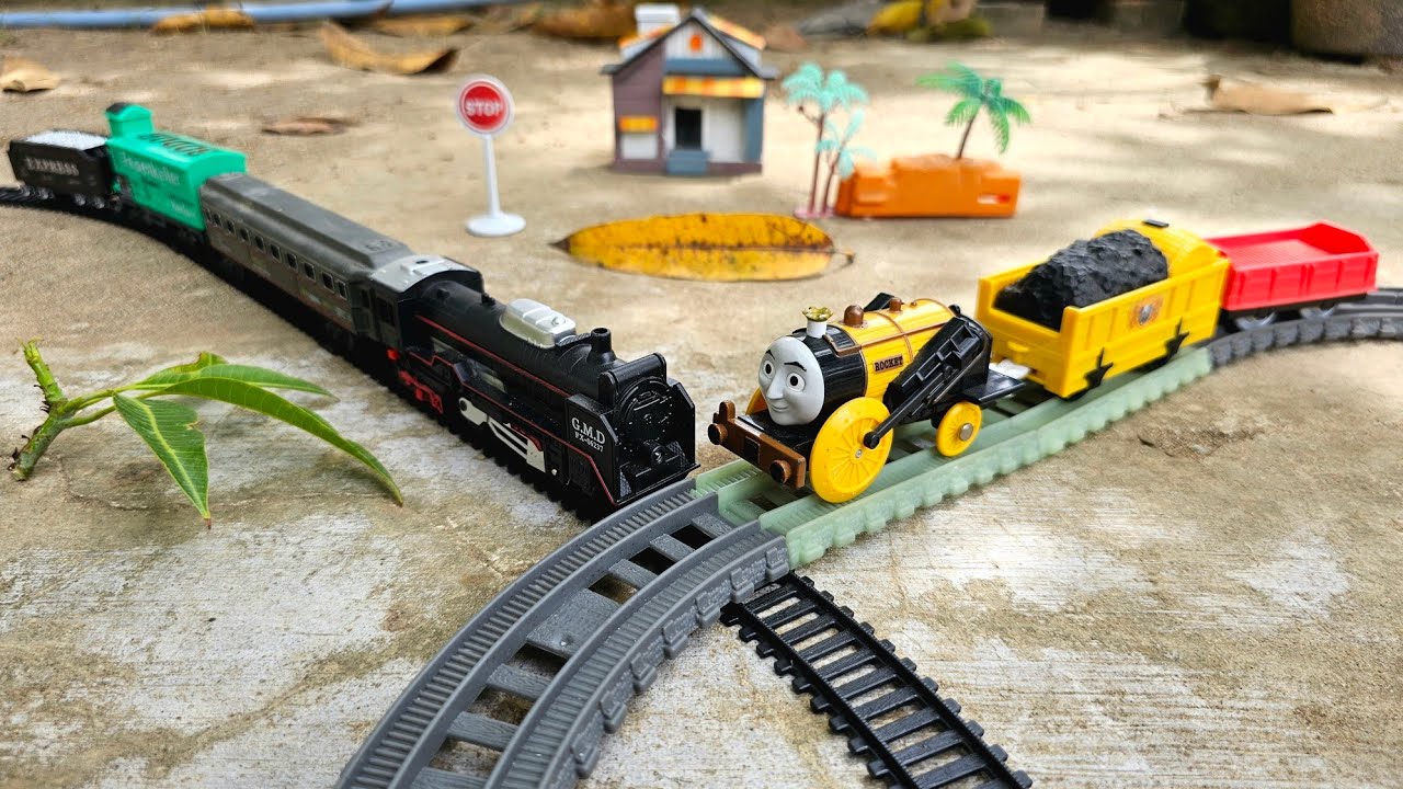 Merakit Mainan Kereta Api Rail King Super, Kereta Api Rocket - YouTube