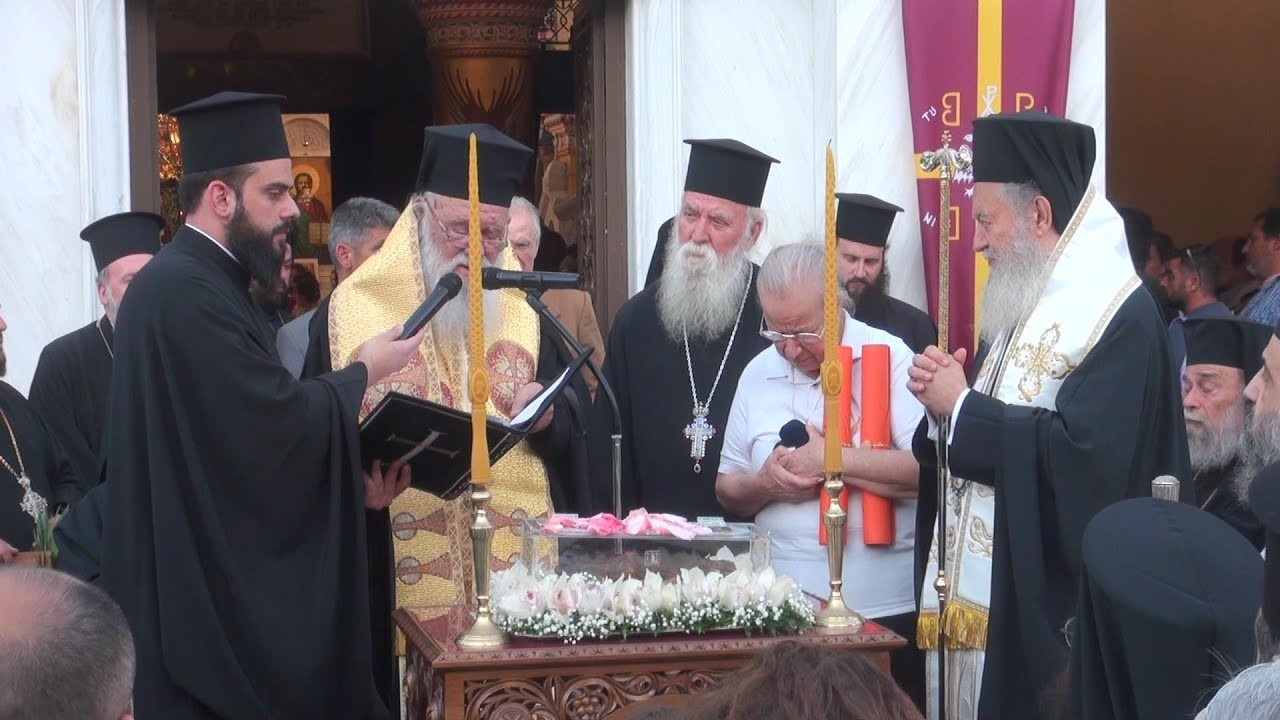 Ο ΟΣΙΟΣ ΙΩΑΝΝΗΣ Ο ΡΩΣΟΣ ΔΕΧΕΤΑΙ ΤΟ ΑΠΟΚΟΜΜΕΝΟ ΚΟΜΜΑΤΙ ΑΠΟ ΤΟ ΣΩΜΑ ΤΟΥ ...