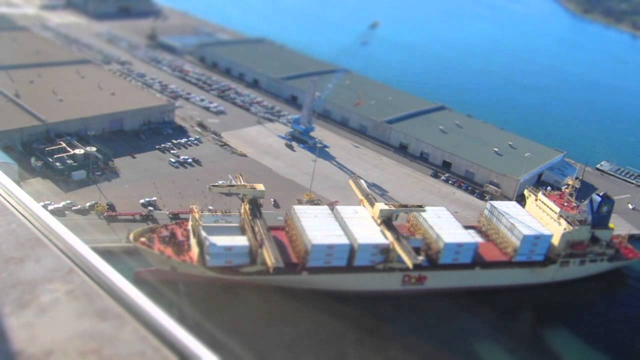 Dole Container Ship Unloading - YouTube