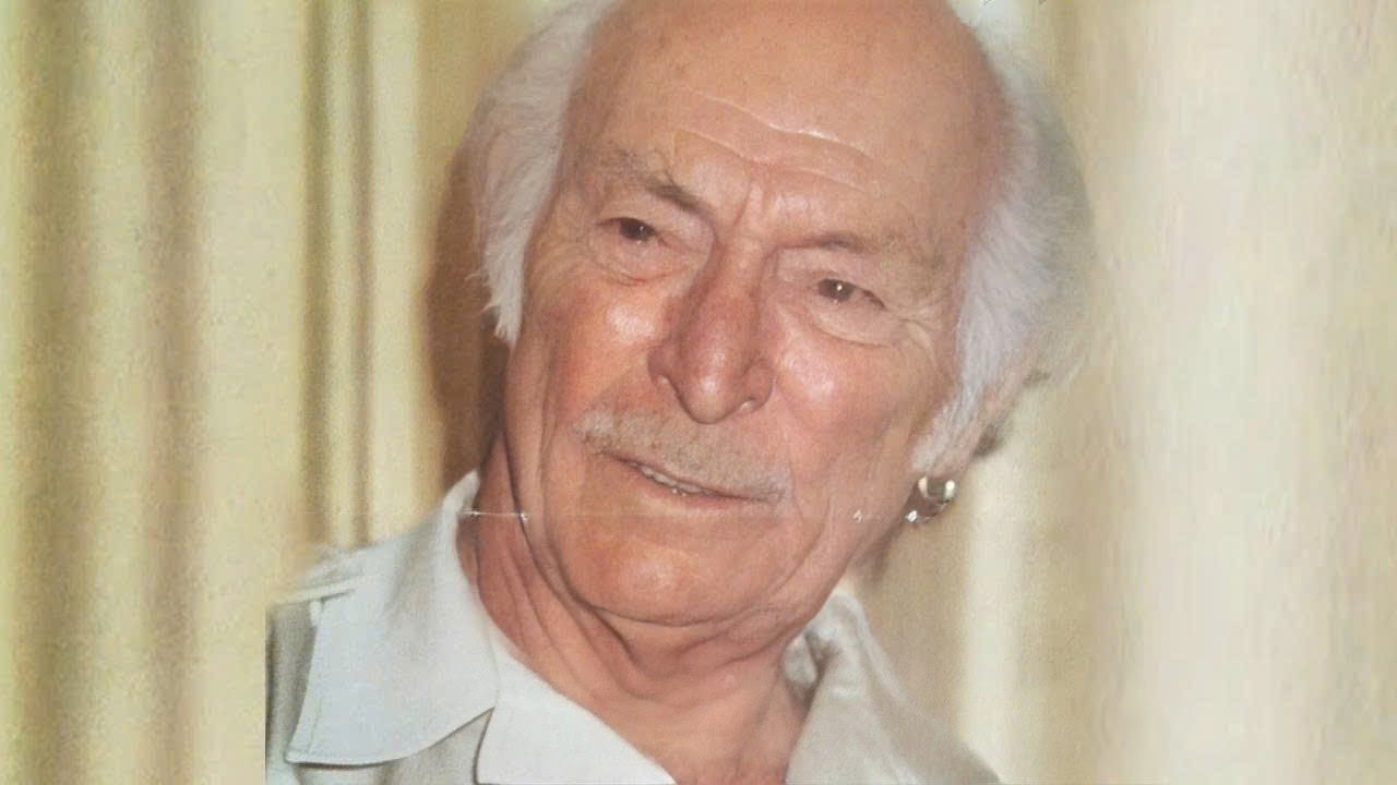 Lee Van Cleef Names The Seven Actors He Respects Most - YouTube