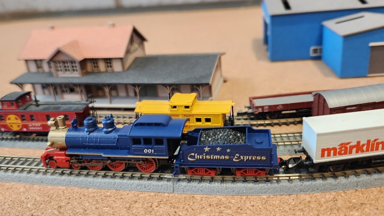 Marklin 81846 4-6-0 Christmas Steam Locomotive Test Run at z.scale.hobo ...