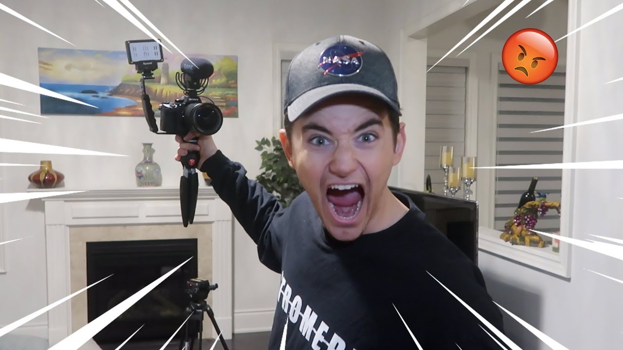 ANNOYING MY ROOMMATE STROMEDY while he FILMS A VIDEO ! ( hilarious ...