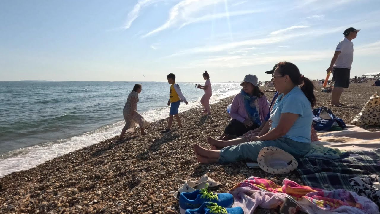UK ko beach ma family sanga gham tapdai swimming gariyo - YouTube