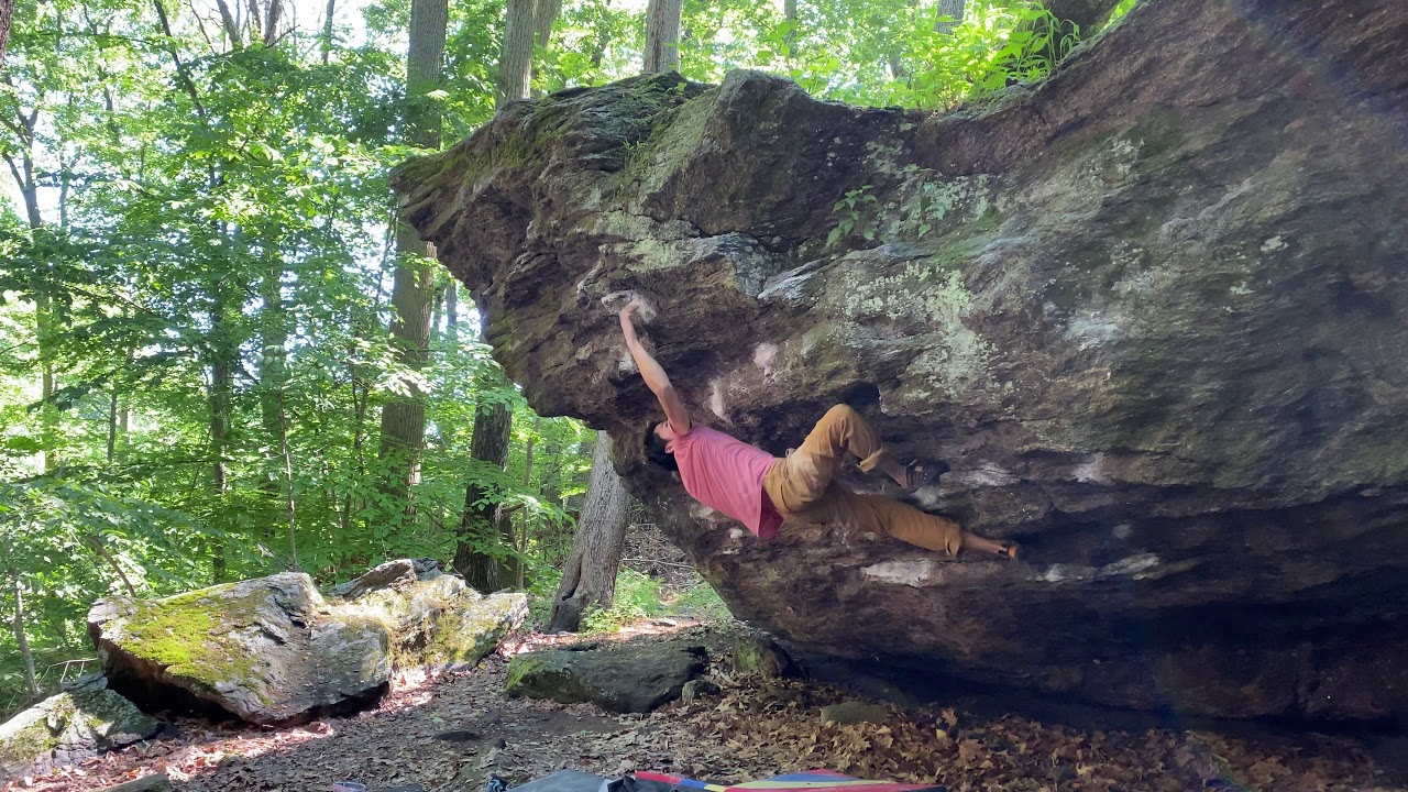 Samp Mortar Bouldering - Middle Roof Right Eliminate V8/9 - YouTube