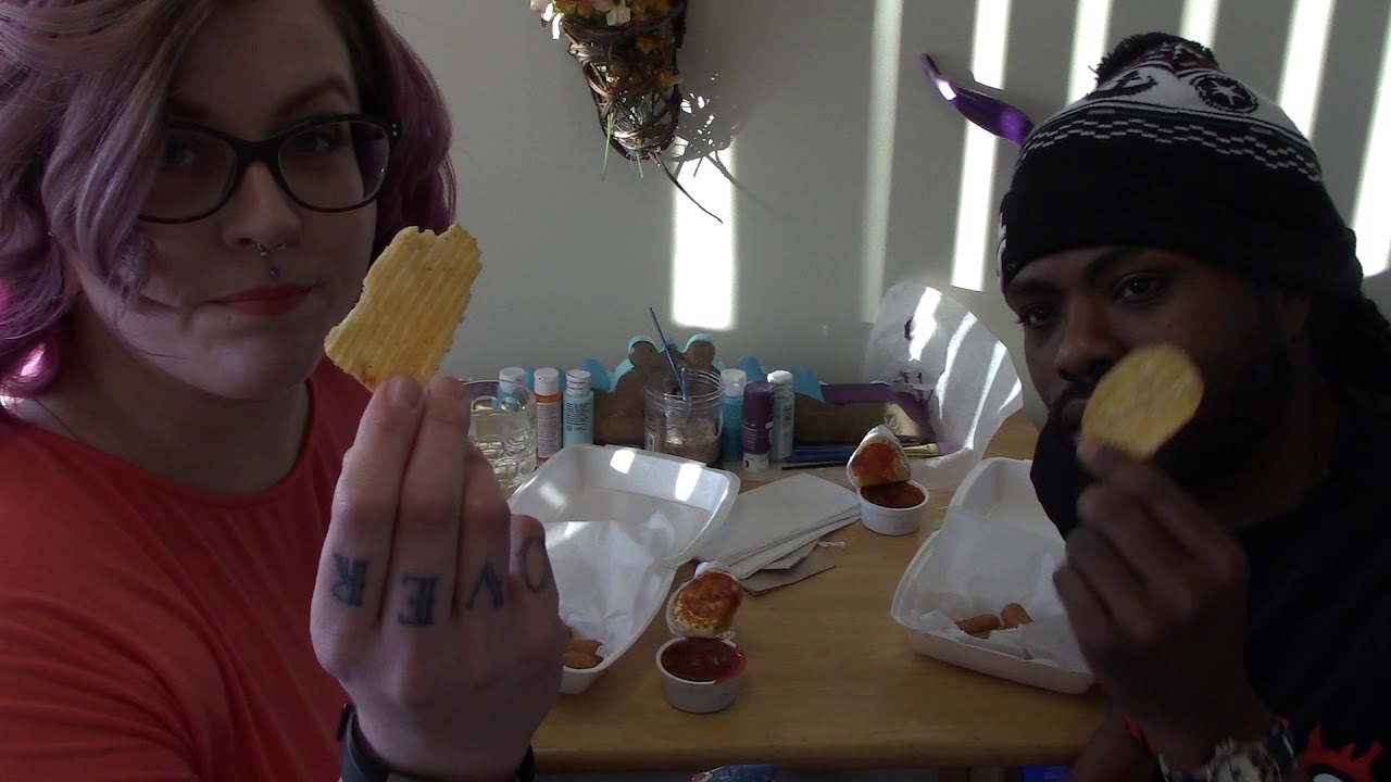 Ruffles Mozzarella N' Marinara Chips with Cheese sticks - YouTube