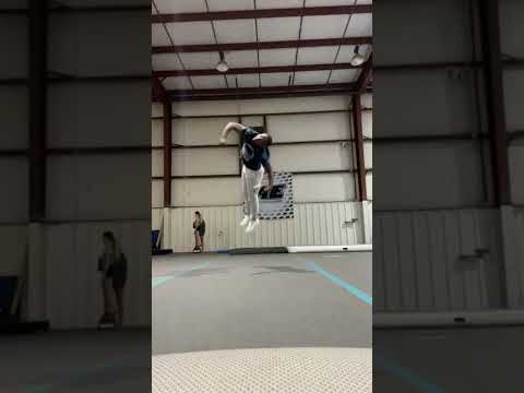 How to do a full twisting layout? | TUTORIAL - YouTube