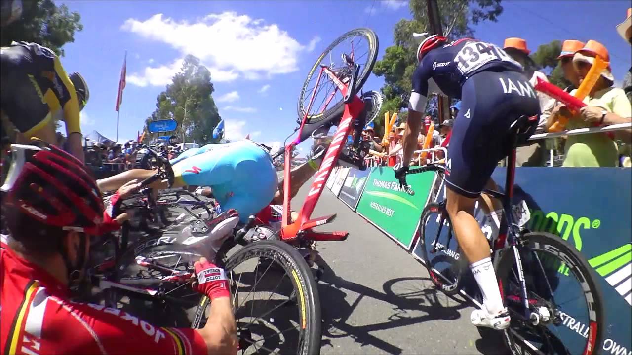 Crash Finish line Mount Barker Tour Down Under stage4 - YouTube