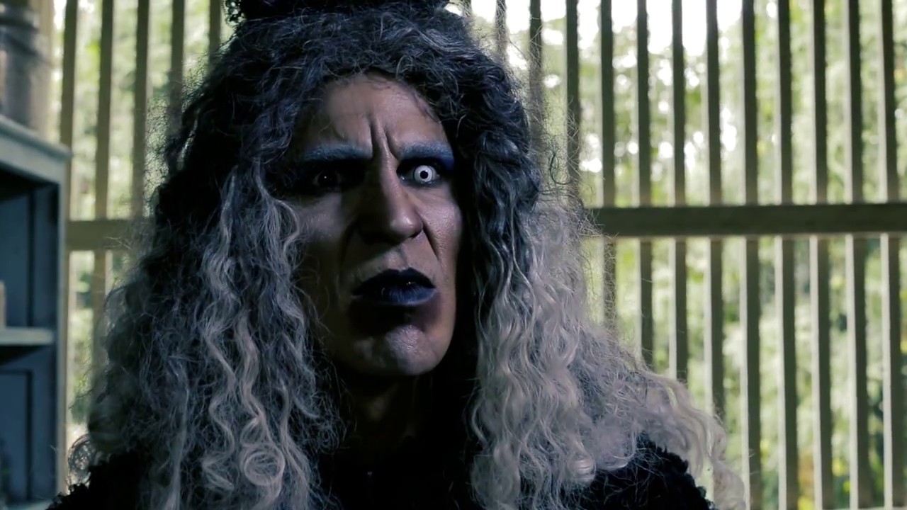 Cleotilde y Matilde SPOT - YouTube