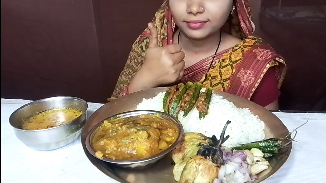 Eating Spicy Bigan Bharta Mix Vegetable Curry Vendi Masala & Rice Dali ...