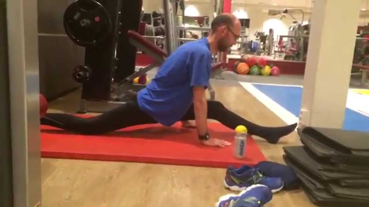 I TRY THE SPLIT / EVEN DE SPAGAAT PROBEREN - YouTube