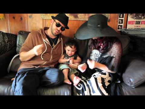 MahNa MahNa feat. Scarlett, Lee , and Riff Cherry