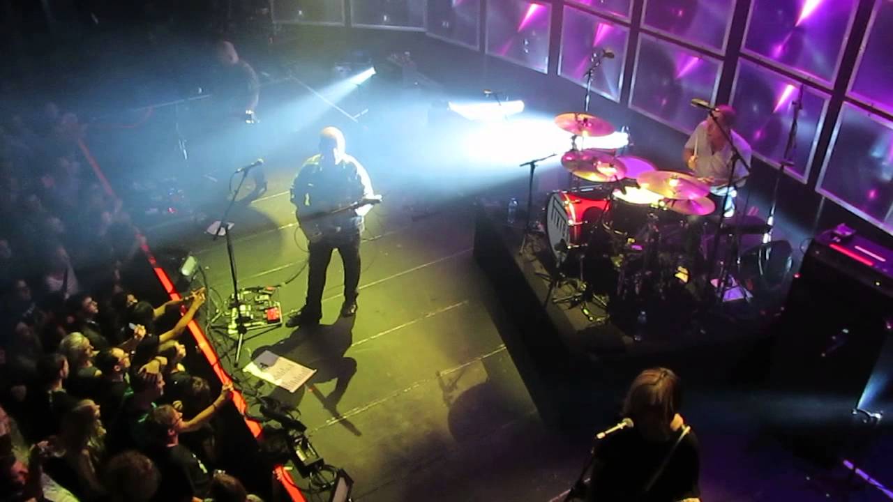 Pixies - Subbacultcha - Paradiso Amsterdam 05-10-2013 - YouTube