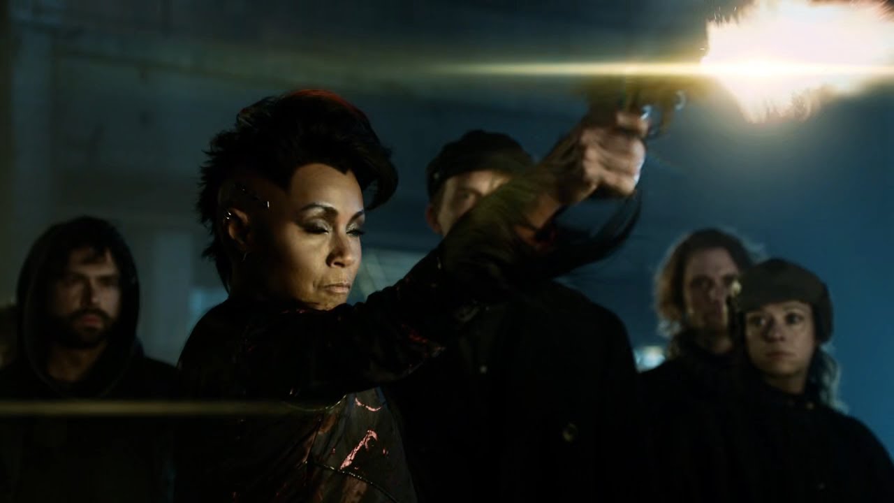 Fish Mooney Shoots & Kills Sal Maroni (Gotham TV Series) - YouTube