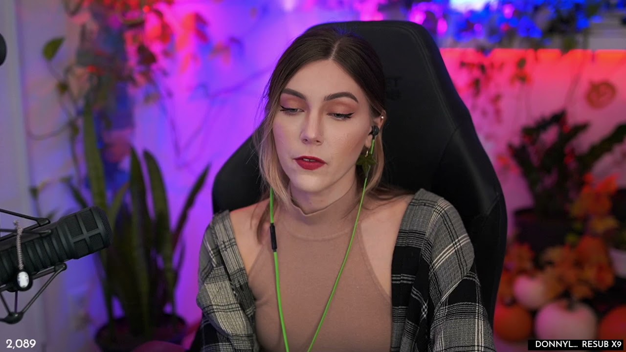 Marz describing her favorite/preferred Anime - YouTube