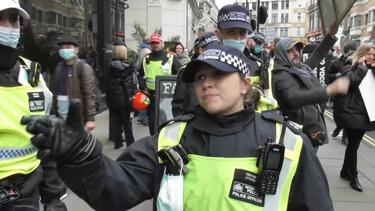 NOW THE TSG POLICE ARE SAYING WEARING THE MASK IS A PERSONAL CHOICE # ...