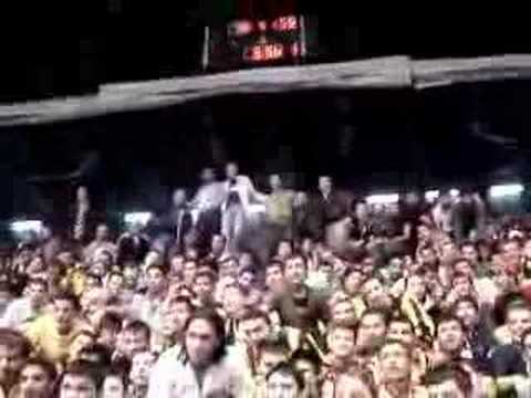 Bir baba hindi abdi ipekçide karga maçından