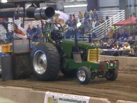2010 DEKALB SUPER PULL EATON,OH V8 HOT ROD TRACTOR CLASS HEAT 2.mpg ...