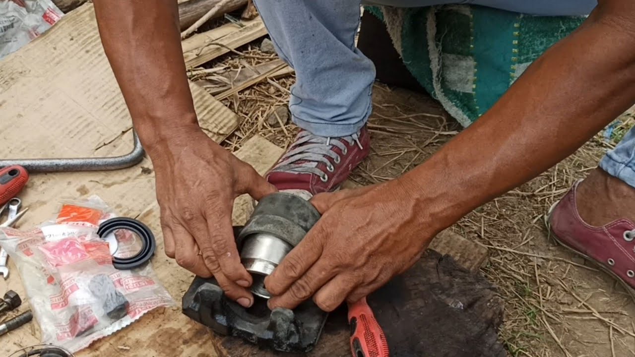 How to replace repair kit caliper brake ISUZU CROSSWIND - YouTube