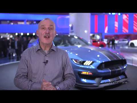 Sexy performance cars steal spotlight at 2015 Detroit auto show