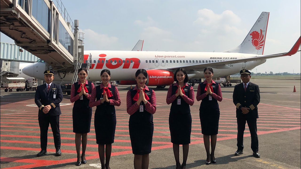 Seragam Pramugari Lion Air 23 Tahun yang lalu cantik juga ya!! #lionair ...