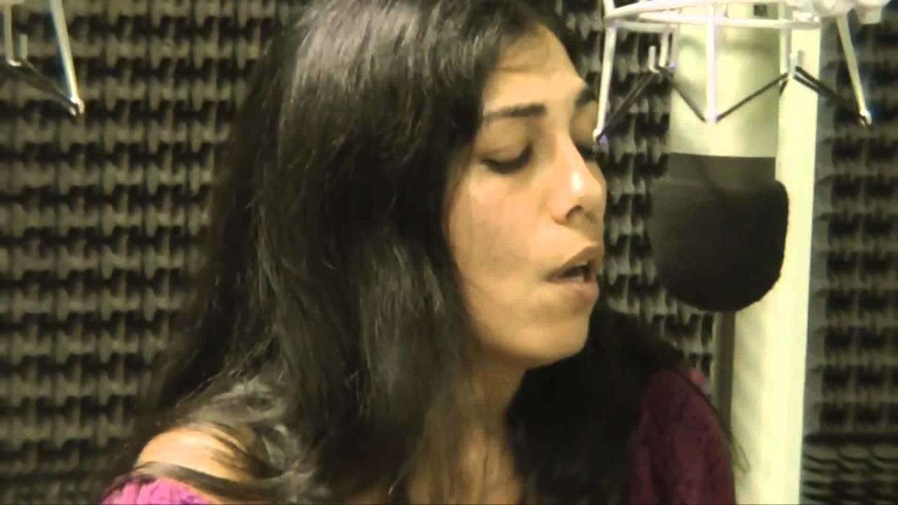 CHARO BOGARIN - "Bienvenidos" y "Volver a los 17" - YouTube