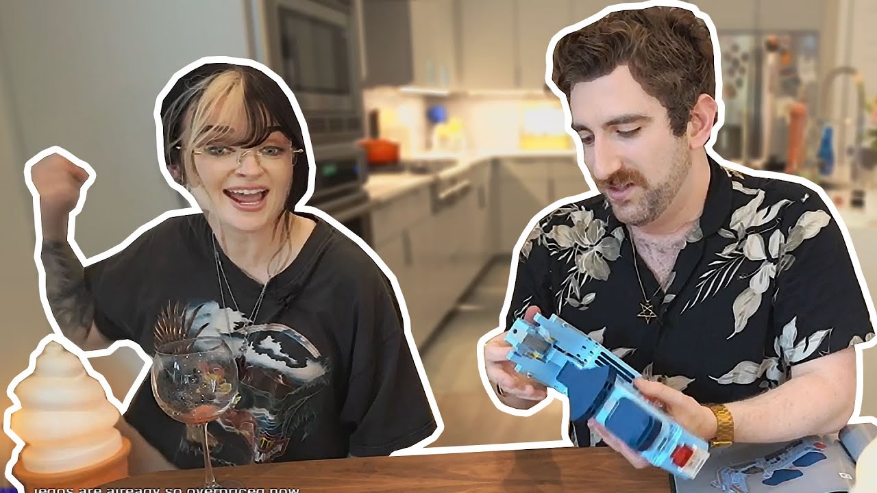 PEACHJARS BUILDS LEGO WITH FAMOUS FRIEND DRUMSY - YouTube