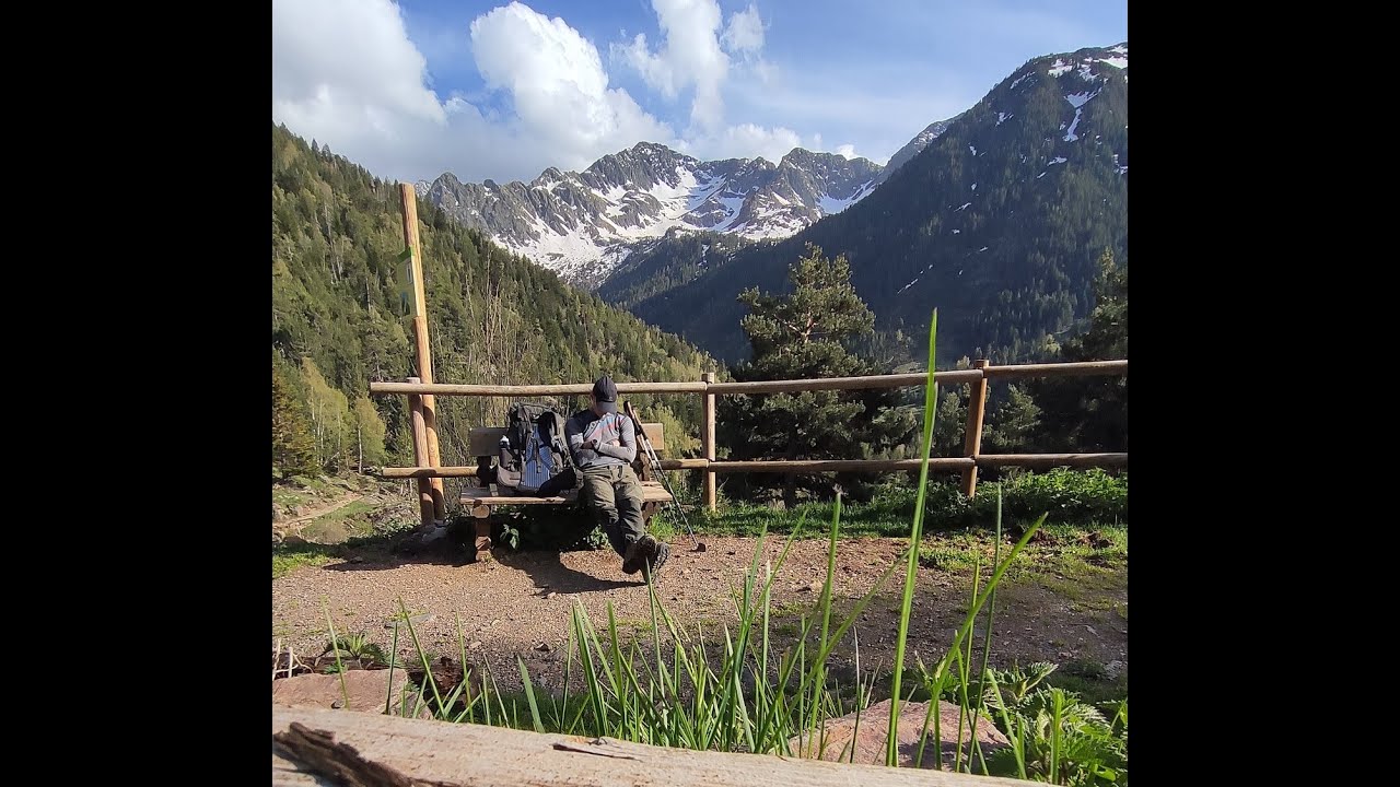 Transpirenaica GR11-GR15-GR11 en 26 días - YouTube