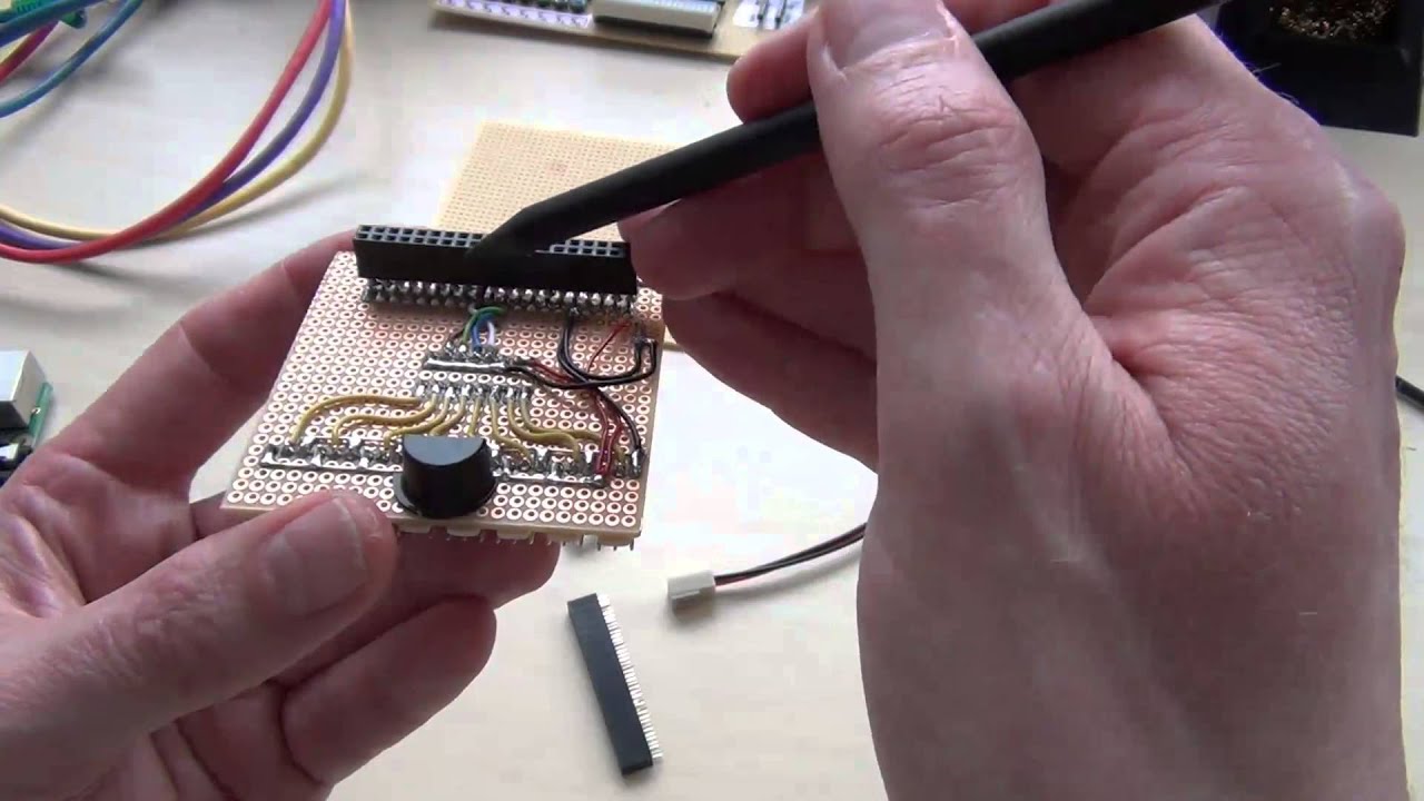 Der MCP3208 (A/D-Wandler) als HAT auf einem Raspberry Pi - YouTube