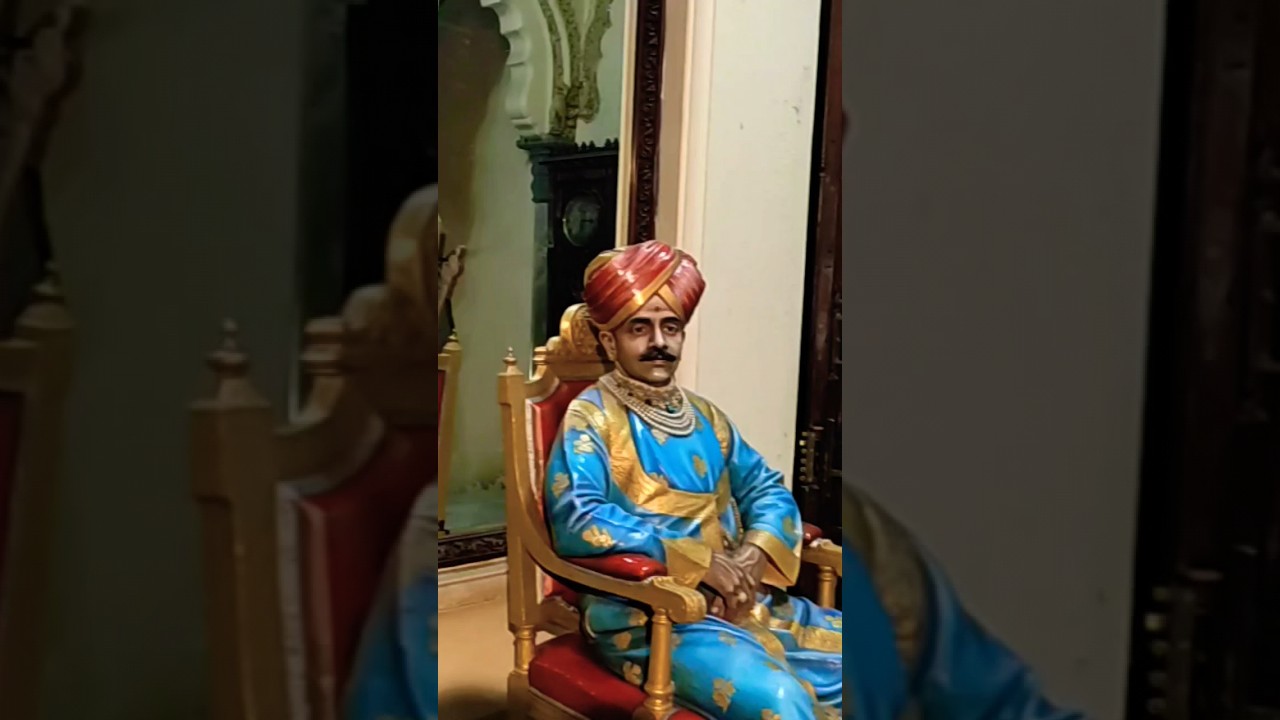 Statue of the kings of Mysore #mysurupalace - YouTube