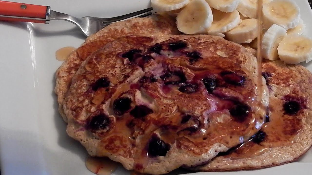 Random Diet Meal: 3 Ingredient Cottage Cheese Pancakes - YouTube